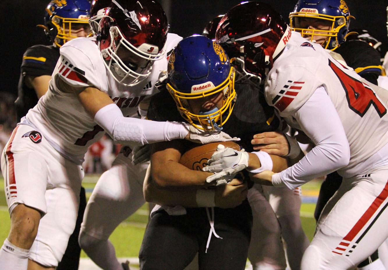 'He's used to pressure.' Brody Kube a steady hand at QB for Seckman: No ...