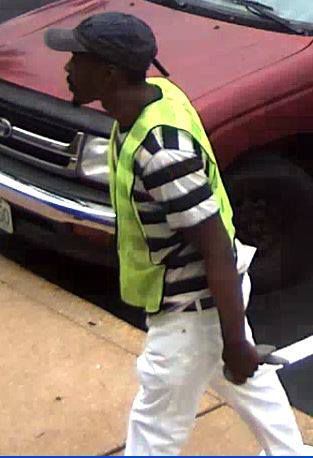 Webster Groves police seek bank robber who wore neon vest