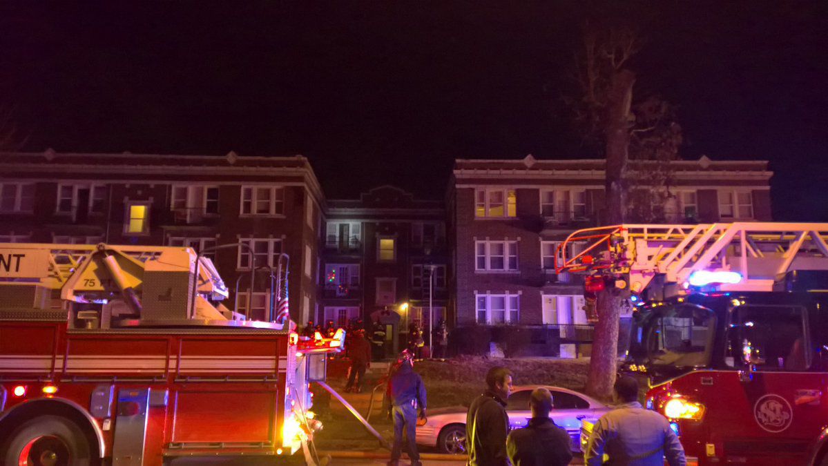 Two escape apartment fire in St. Louis