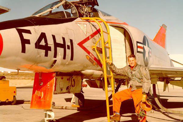 Decorated WWII pilot, former aircraft executive Robert "Bob" Little ...