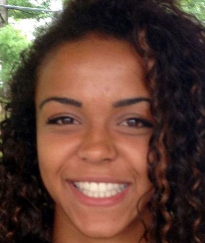 Anna Chisholm, jr., IF, Parkway North