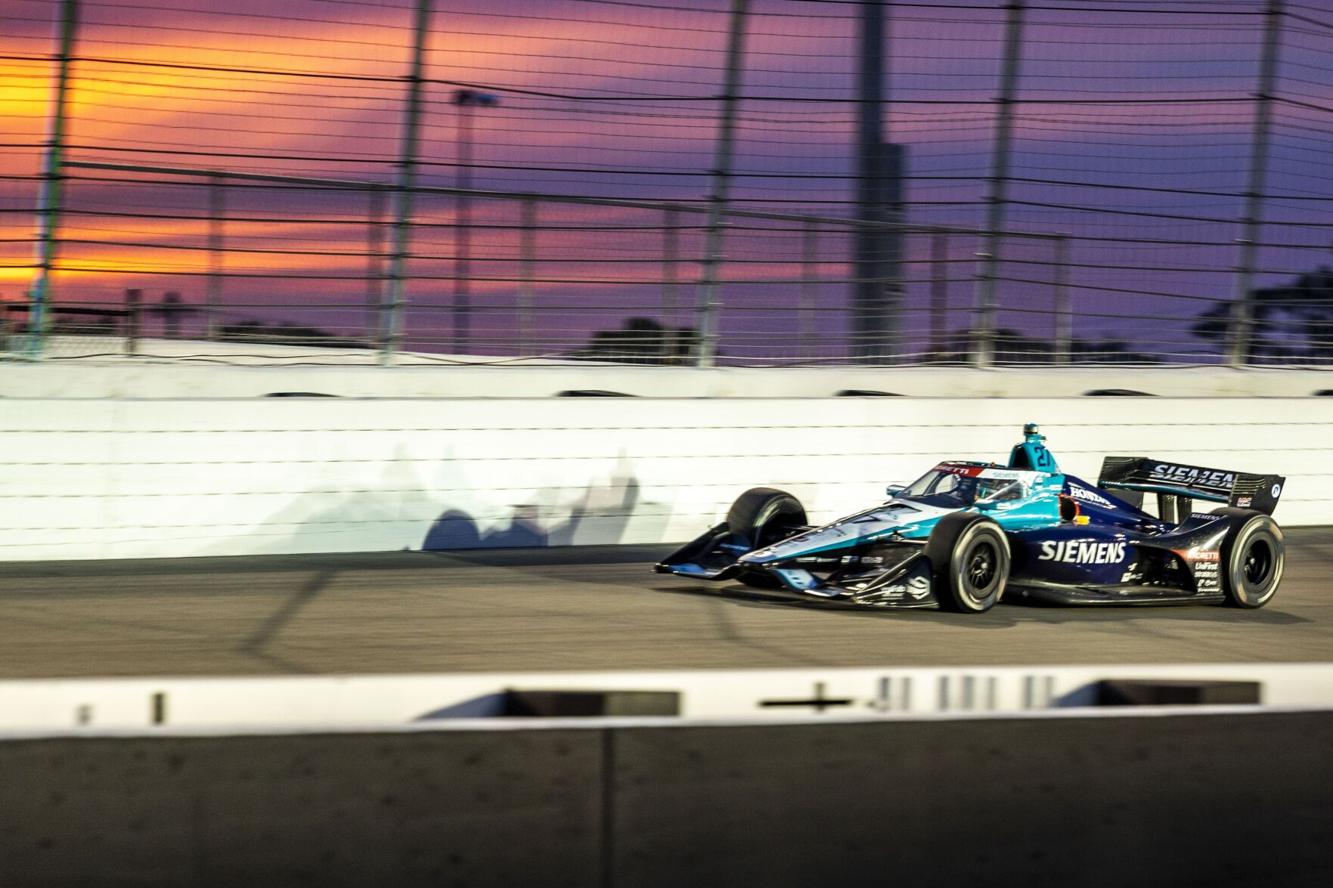 Kirkwood rallies on final laps to win Bommarito 500