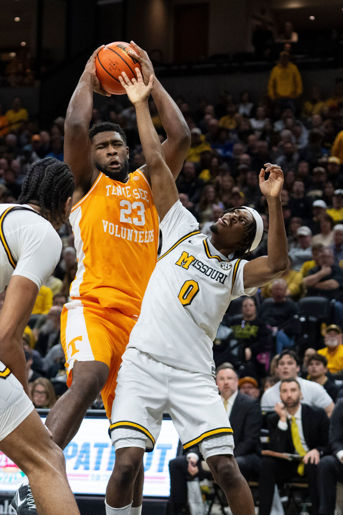Mizzou men's basketball grinds out win over No. 22 Tennessee