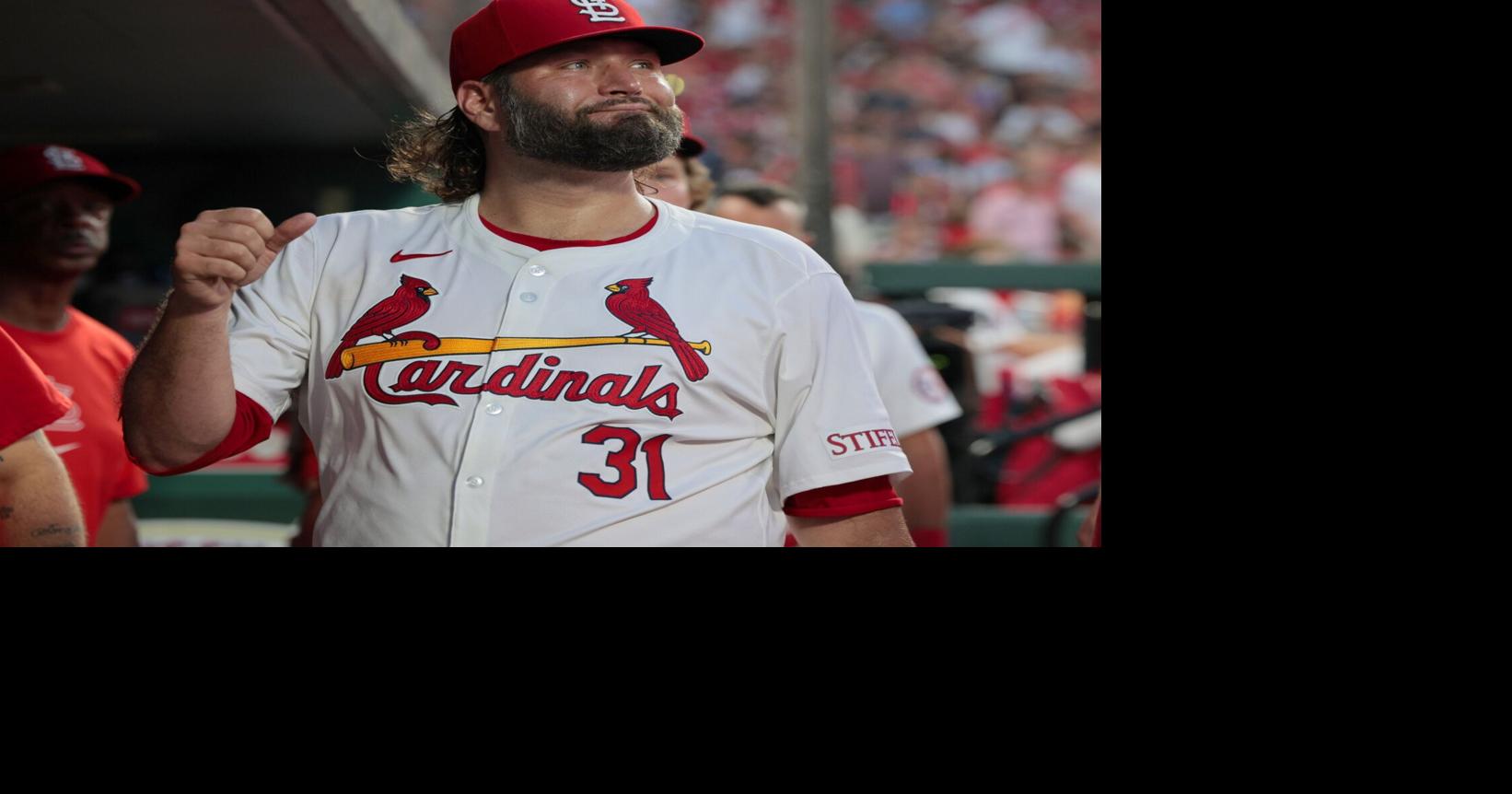 Former Cardinals starting pitcher Lynn says he's retiring