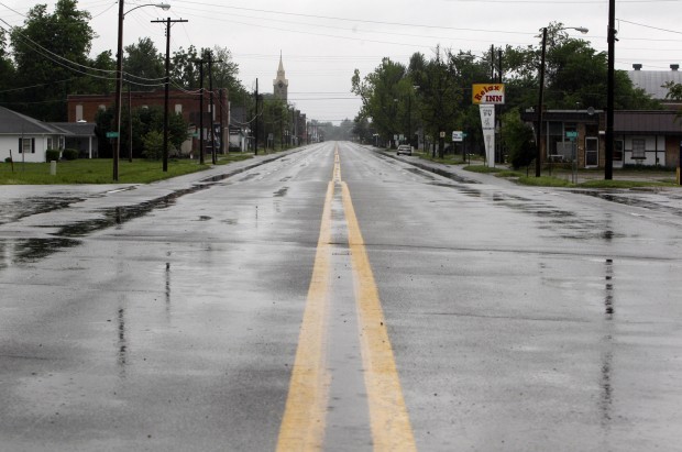 Corps set to break levee near Cairo, Ill.