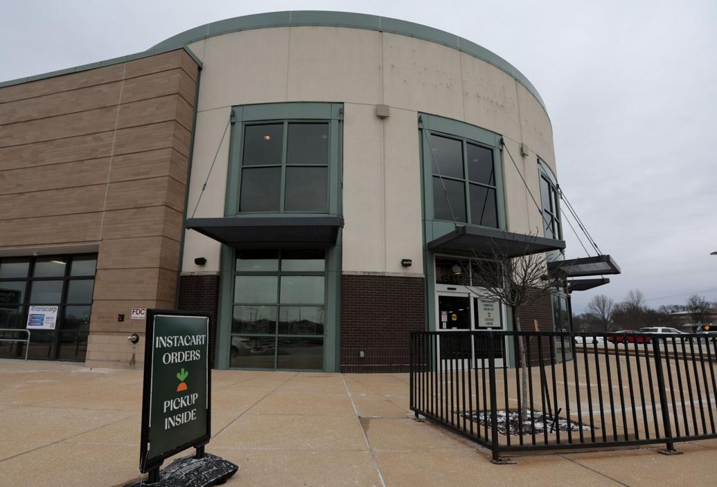 Instacart, Schnucks partner on late-night delivery