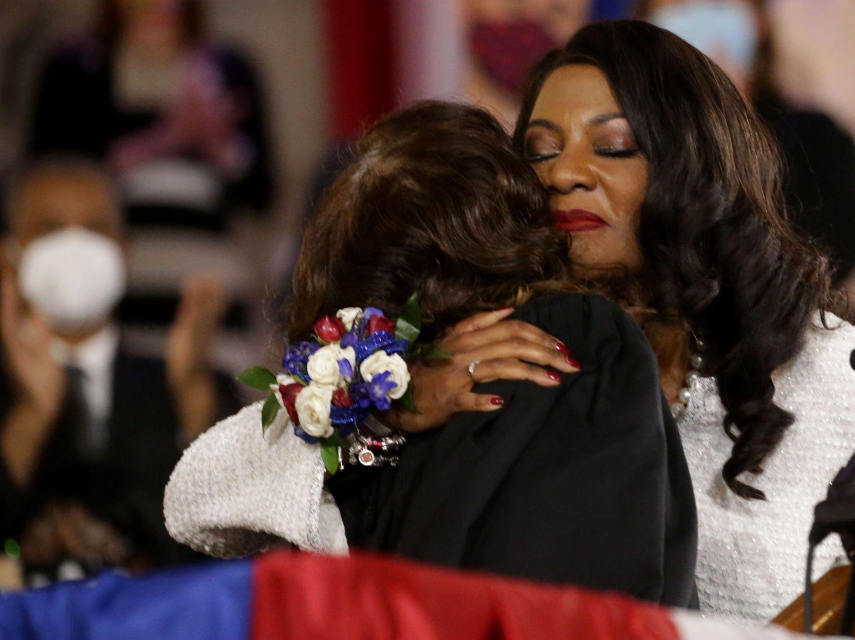 ‘Ready to serve’: Tishaura Jones sworn in as St. Louis’ 47th mayor