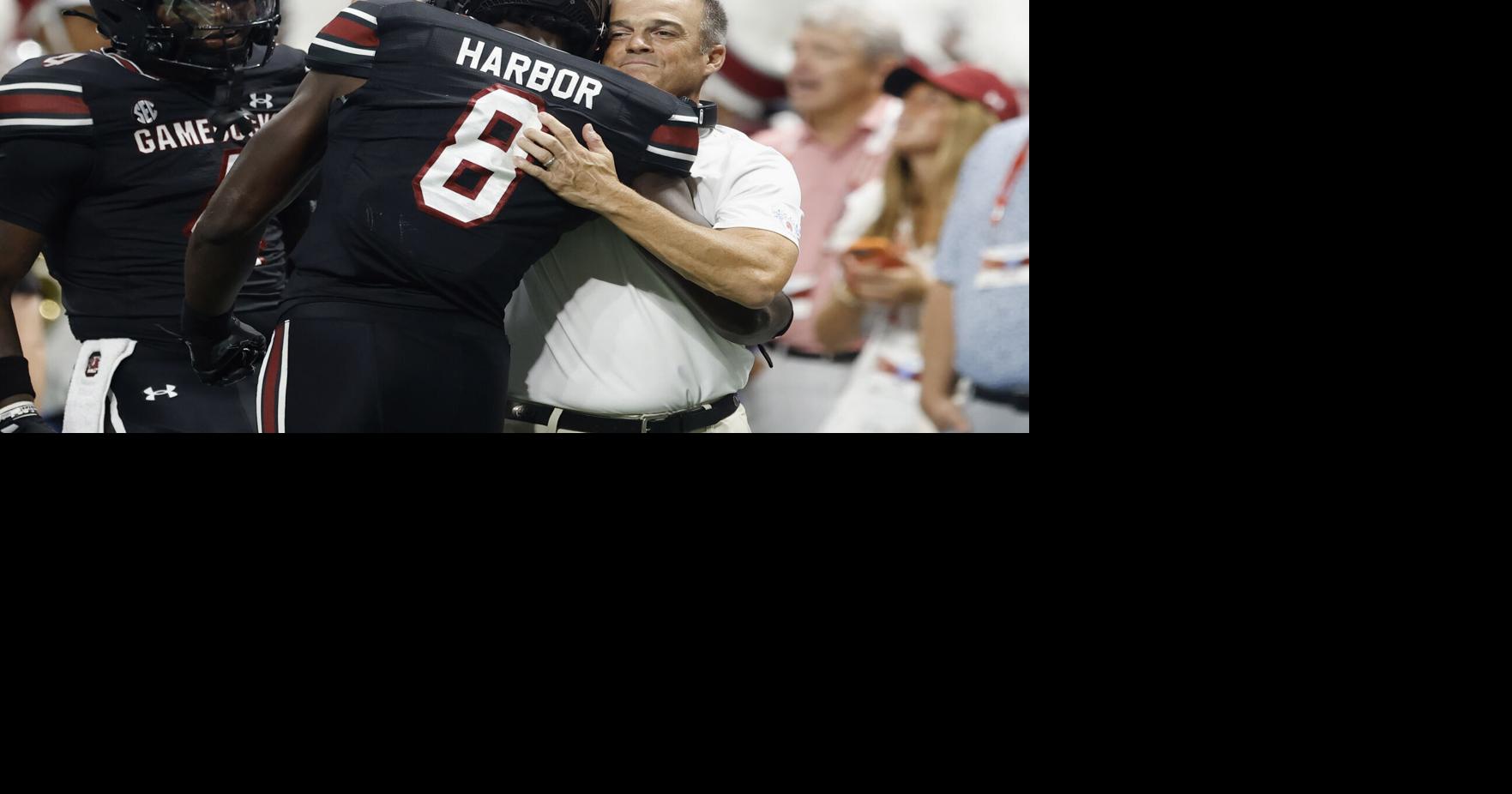 Run-happy QB, star DE anchor Gamecocks ahead of Mizzou game