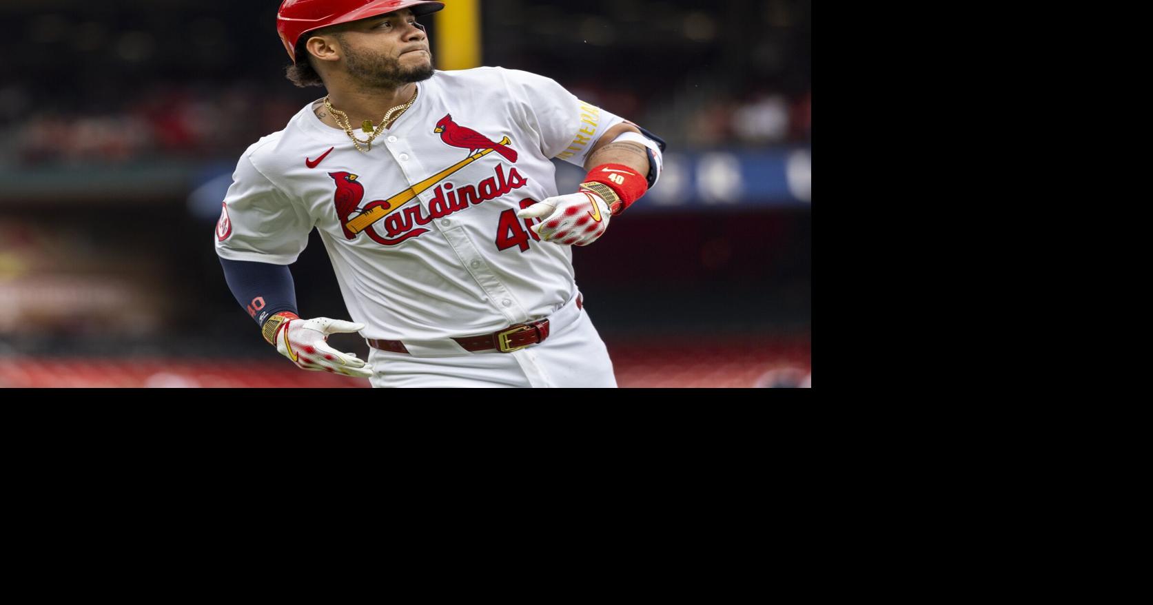 Cardinals moving Willson Contreras to first base, DH