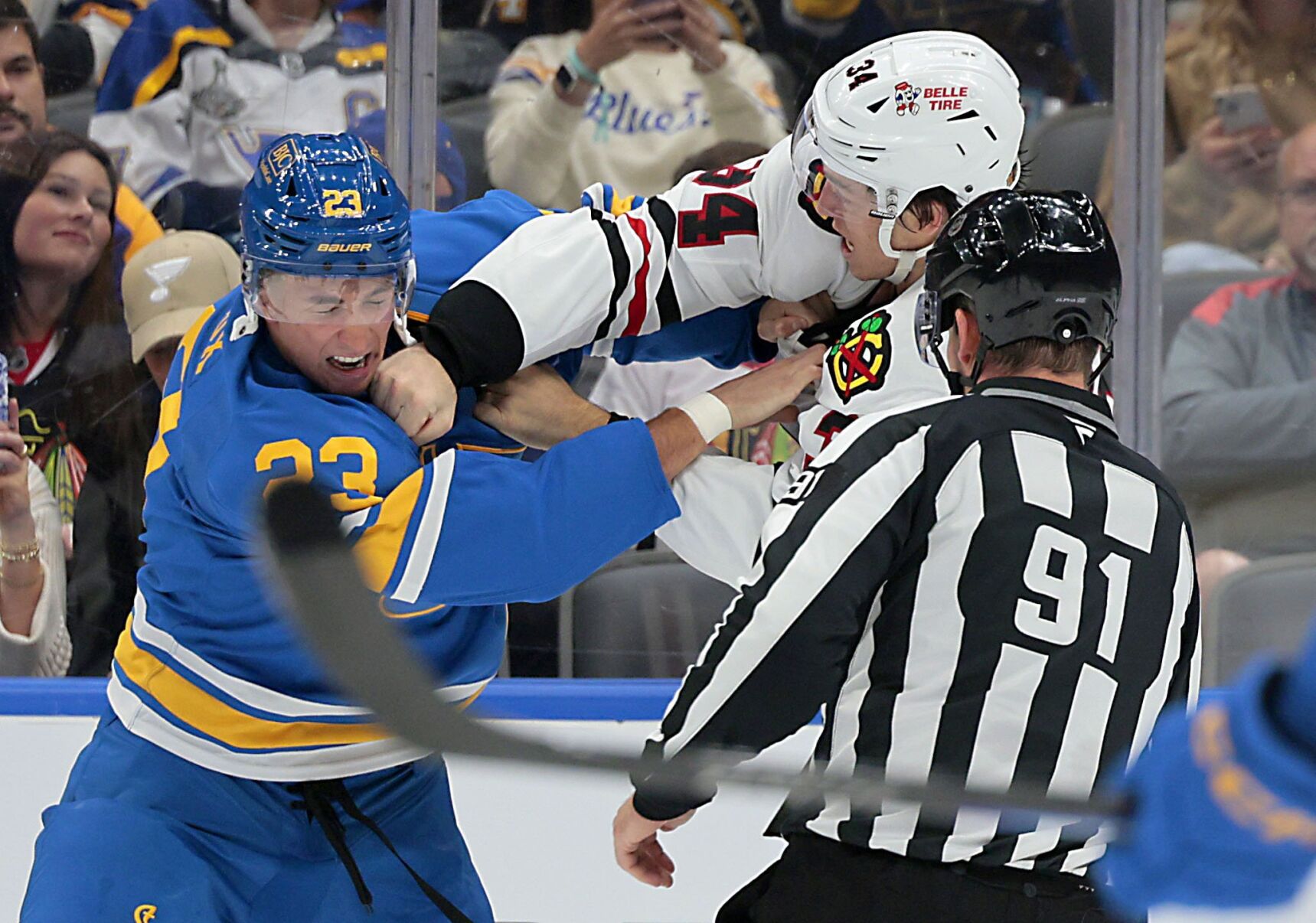 Blues lose preseason game 4-2 to Blackhawks on late controversial goal
