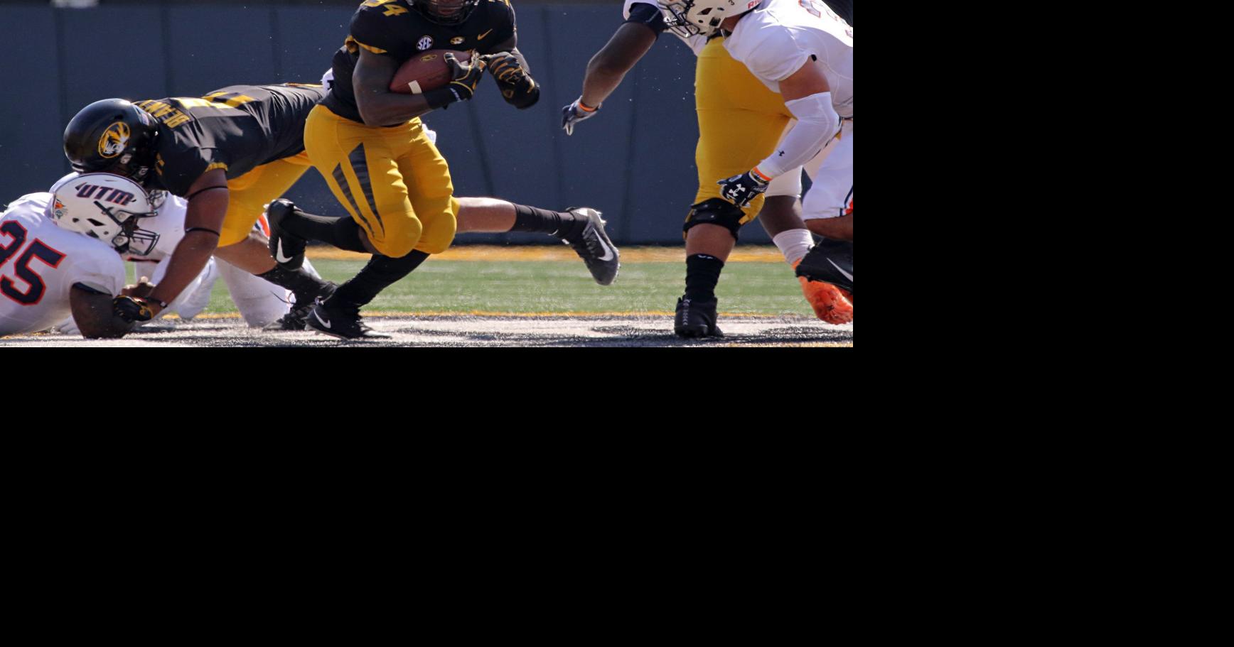 HOW THE 2019 FOOTBALL ROSTER SHAPES UP