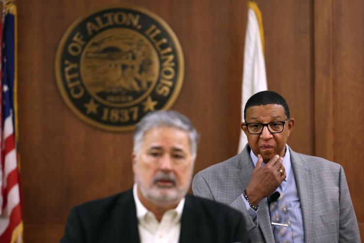 Mine sinkhole in Alton caused by collapse of ancient cave, preliminary ...