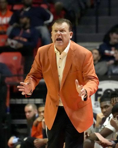 Brad Underwood raves about Illinois basketball's new starters Dain ...
