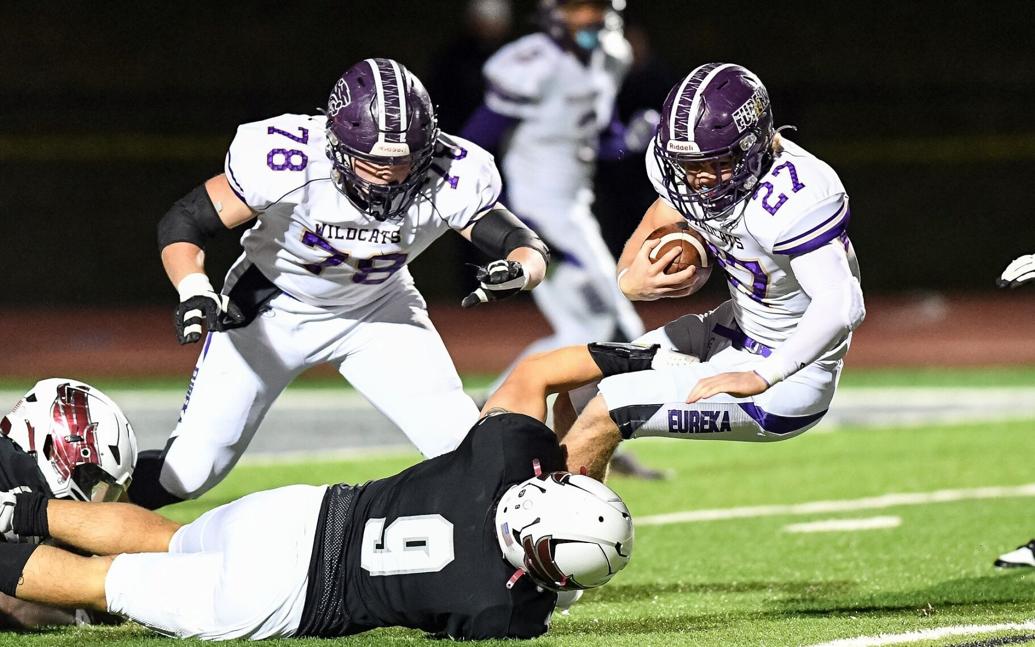 Elijah Stevens, Dominic Bentrup lead Summit football players on college signing day