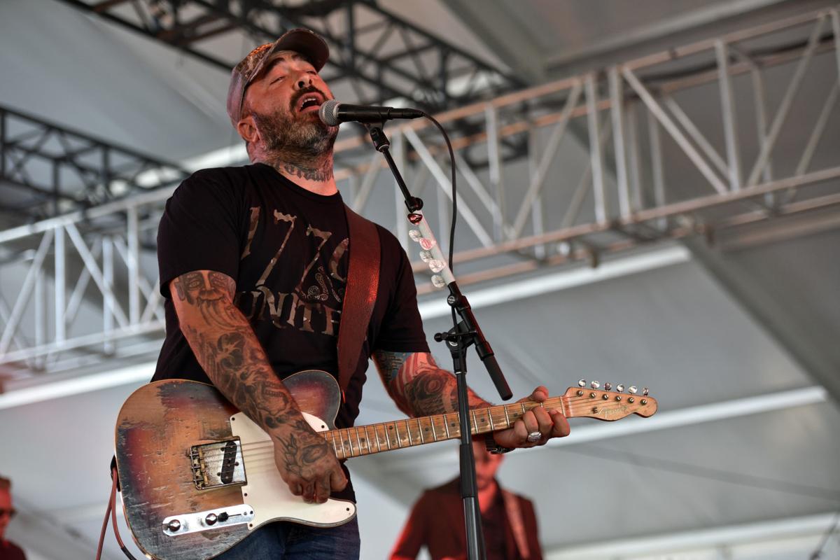 Aaron Lewis coming to the Pageant