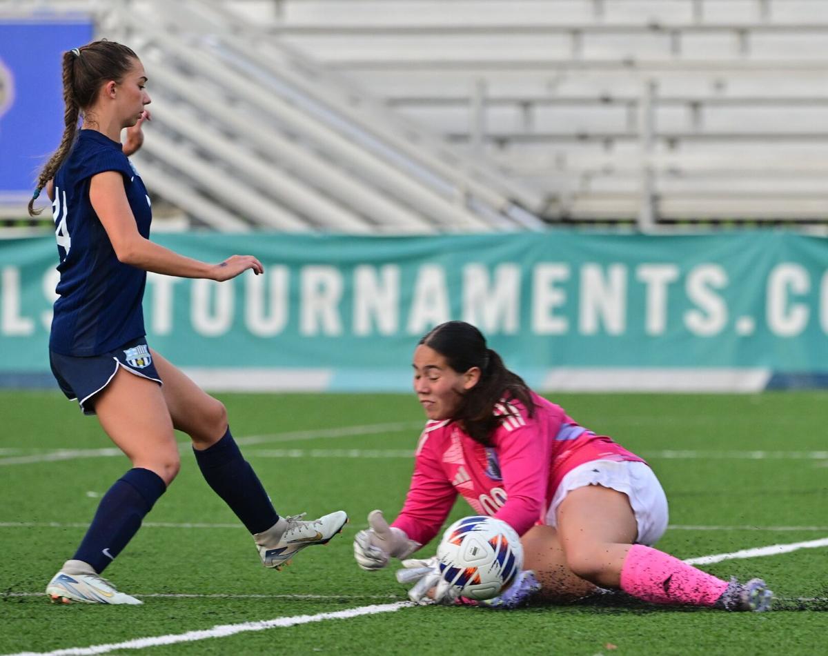Missouri Class 4 girls soccer state semifinal: St. Dominic 3, Lee's ...