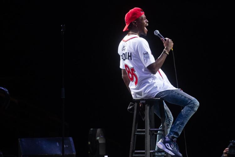 Mike Epps hosts uneven night of comedy at Enterprise Center's first ...