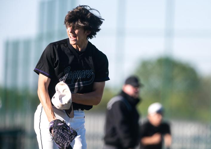 Zumwalt West goes retro in victory over Francis Howell in GAC South ...
