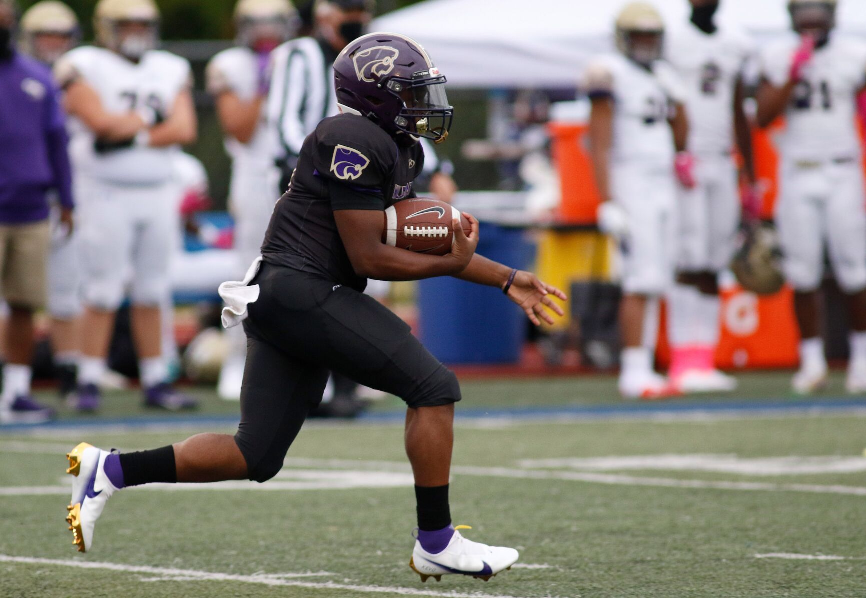 Football spotlight: Soldan seniors set tone with thrilling victory in ...