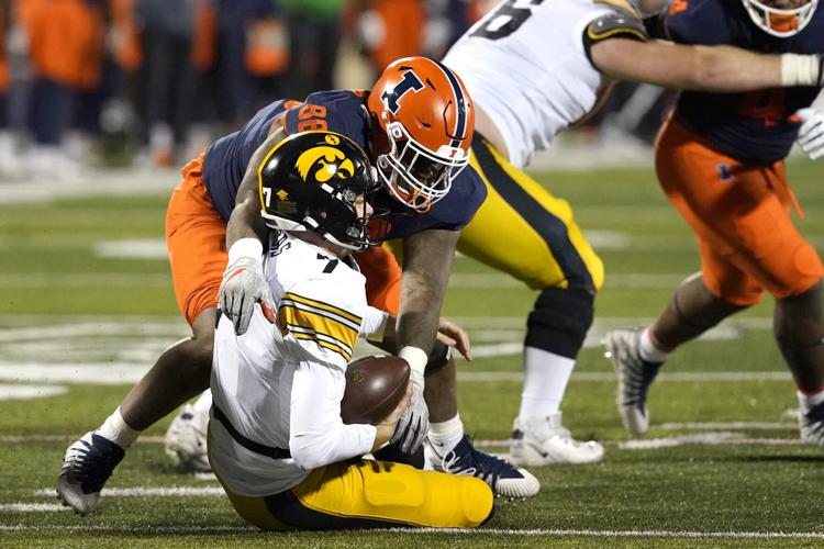 See Illinois kicker Fabrizio Pinton make game-winning field goal in ...