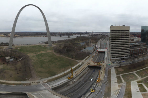 Saint Louis Arch Cam | semashow.com