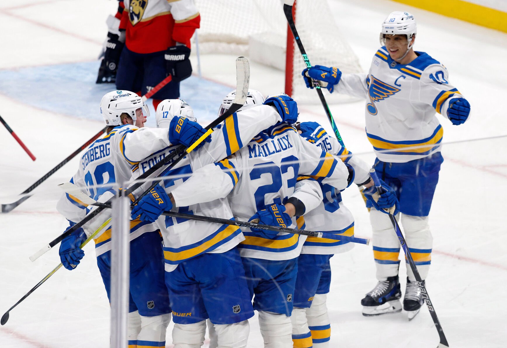 Jake Neighbours, Robert Thomas score twice as Blues beat Panthers, 6-2