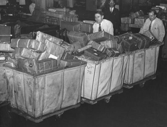A Look Back • St. Louis postal clerks had to wade through mountains of ...