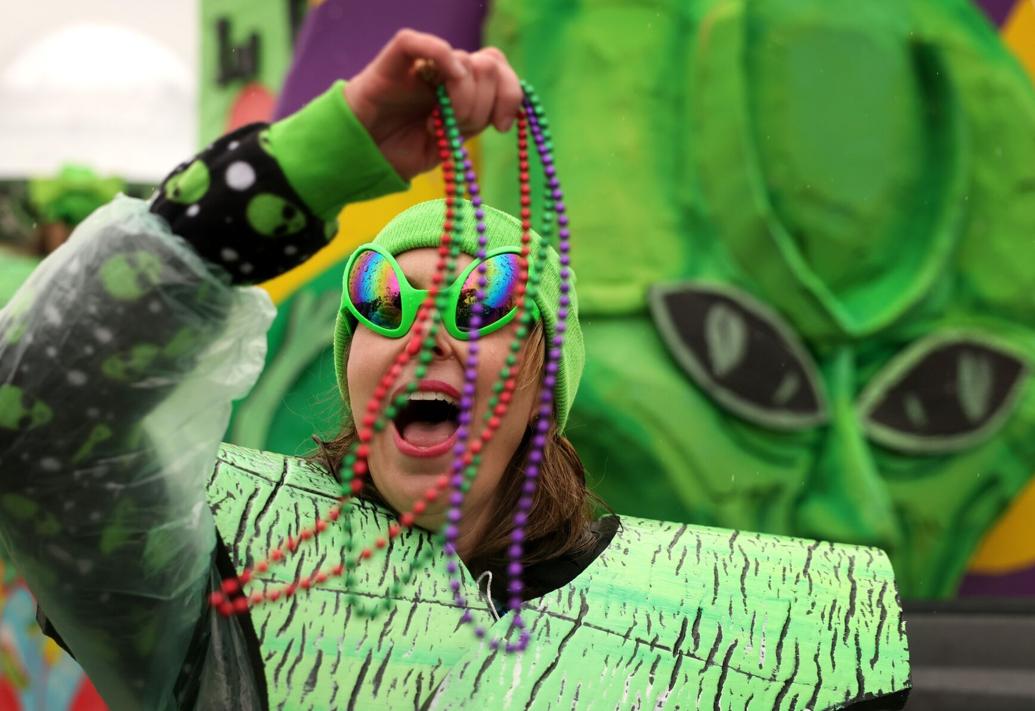 Photos: Rain can't stop the 2026 Mardi Gras Parade in St. Louis