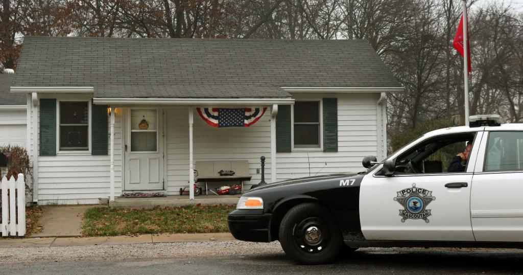 Mascoutah police find man dead on floor, housemate relaxing on couch