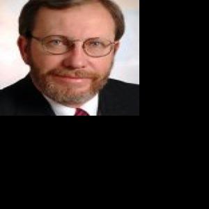 Larry Muench elected St. Charles council president