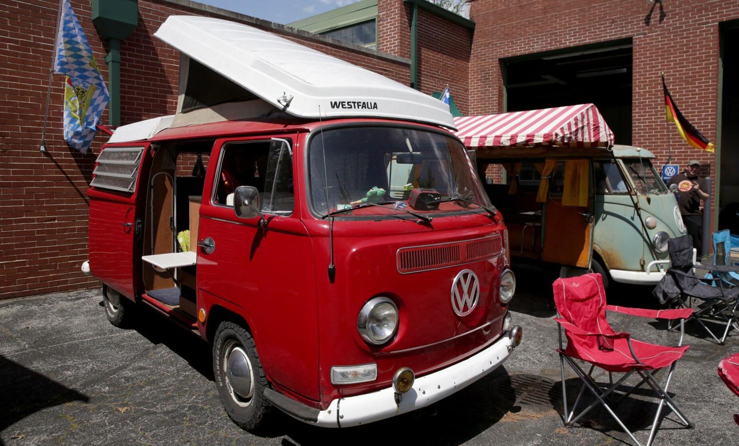 Photos: VW van club holds open house and barbecue