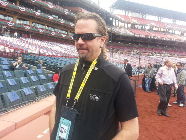 'Homer' cam operator getting his own exposure during World Series