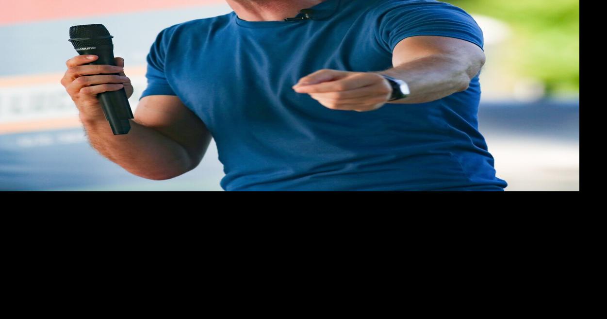 Kunce blasts politicians for posturing on Veterans Day