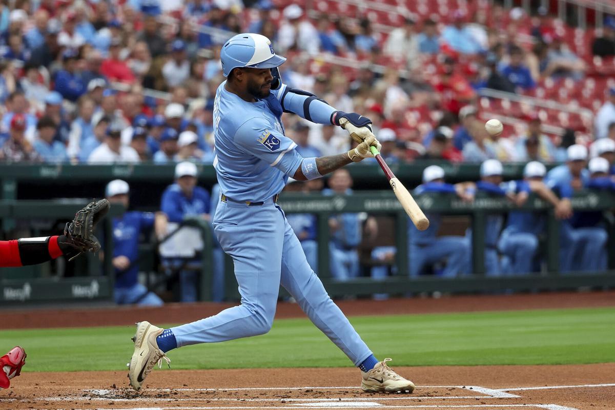 Cardinals split doubleheader, drop series to Royals after bats start ...