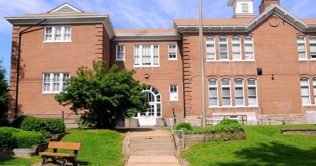 Ferguson school celebrates 130 years of learning