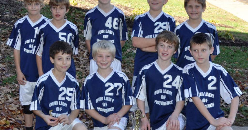 Fifth-grade volleyball team has undefeated season