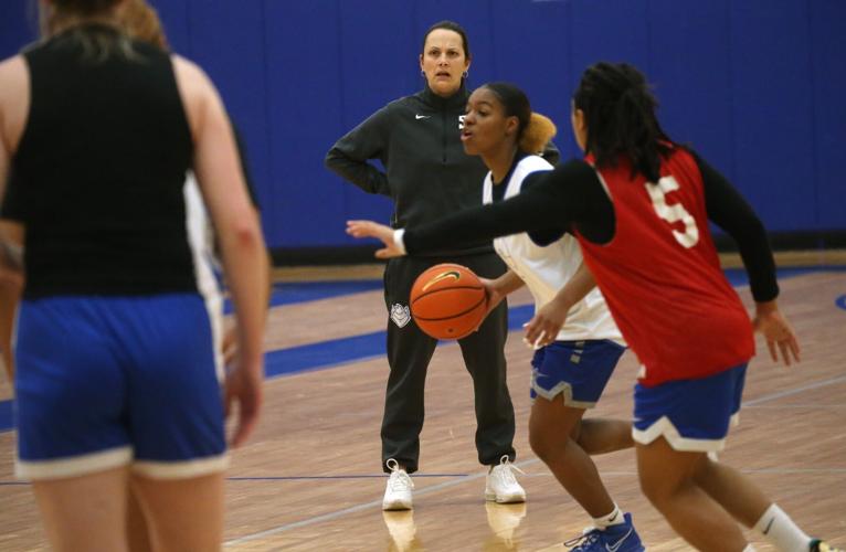 SLU teammates helped Sevval Gul through a women’s basketball season of ...