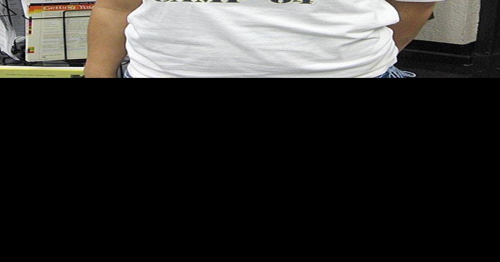 High schooler gets 10-year free ride to college