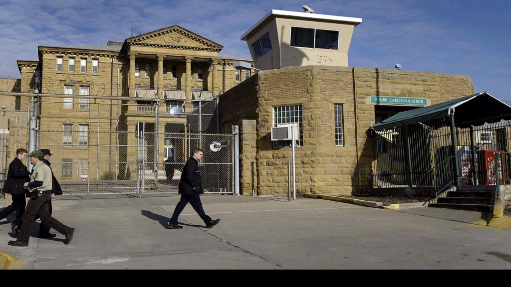 Some Illinois prisons to cut back on weekend, holiday meals | State ...