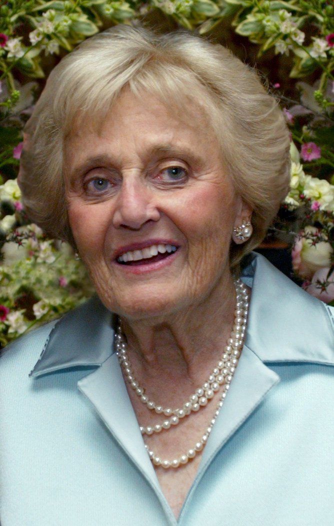 Mary Ann Lee, philanthropist to many St. Louis institutions, dies at 90