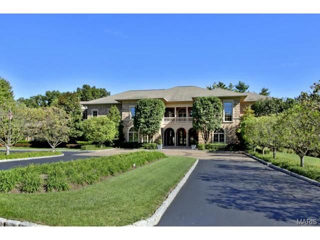 12 Apple Tree Lane, Ladue