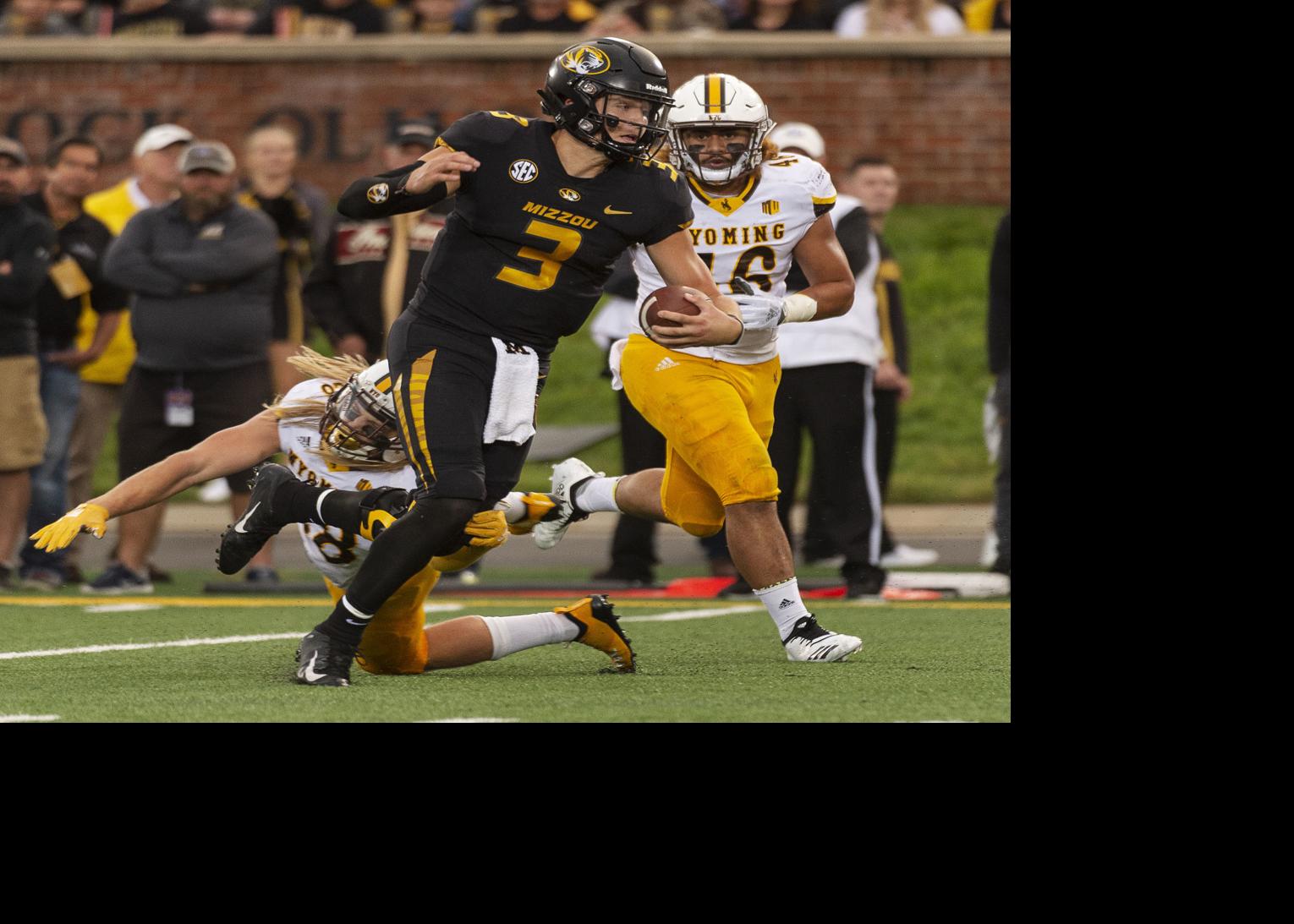 Mizzou's Lock adds ground game to his repertoire at quarterback