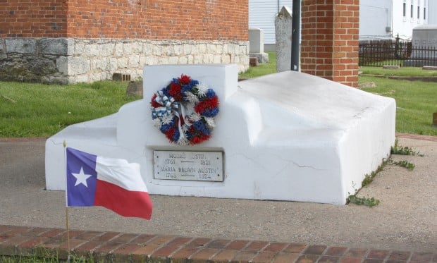 1938: Undertaker tried to move Moses Austin's grave from MO