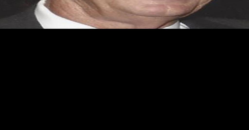 Patrick Mulvaney's Instagram, Twitter & Facebook on IDCrawl