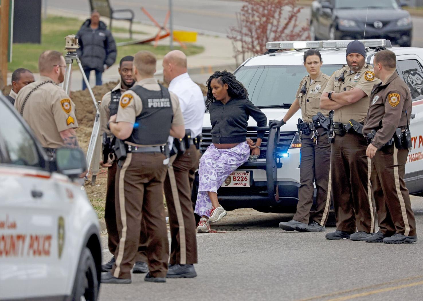 2 juveniles and woman arrested after carjacking, chase in St. Louis ...