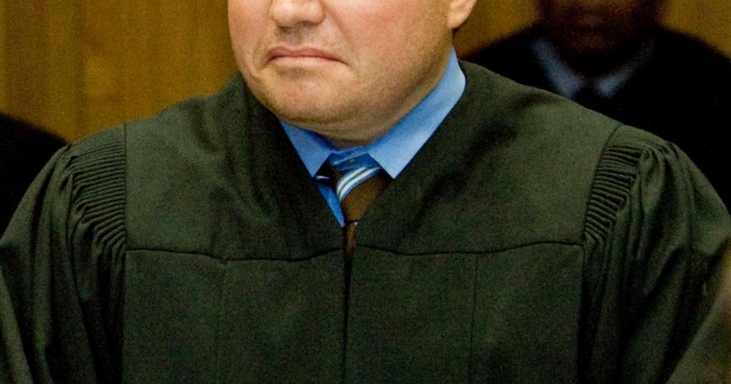 New murder trial ordered after St. Clair County judge, detective are ...