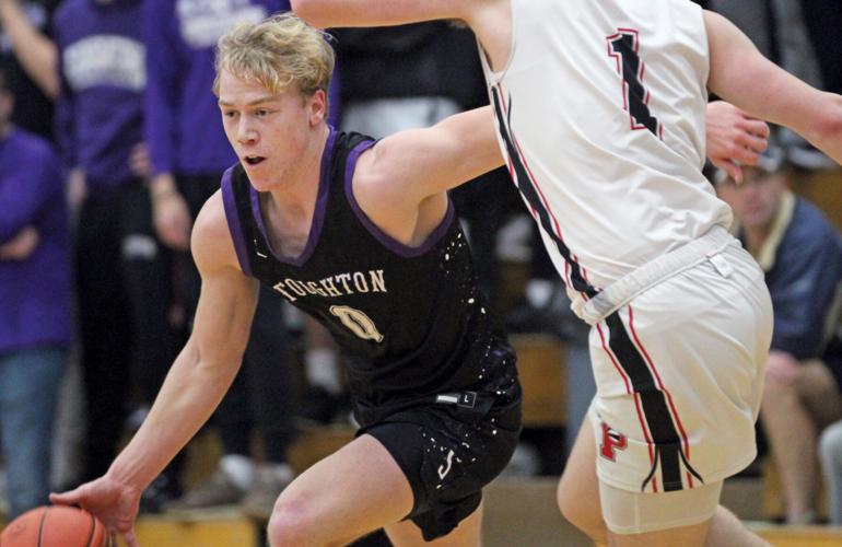 Photos: Stoughton vs. Pewaukee WIAA Division 2 Sectional Final ...