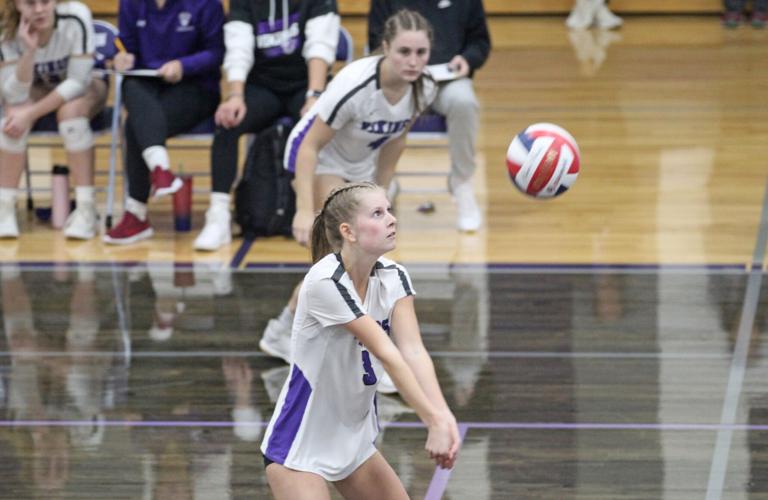 Volleyball: Stoughton beats Craig in five sets to earn first regional title since 2016 | Sports ...