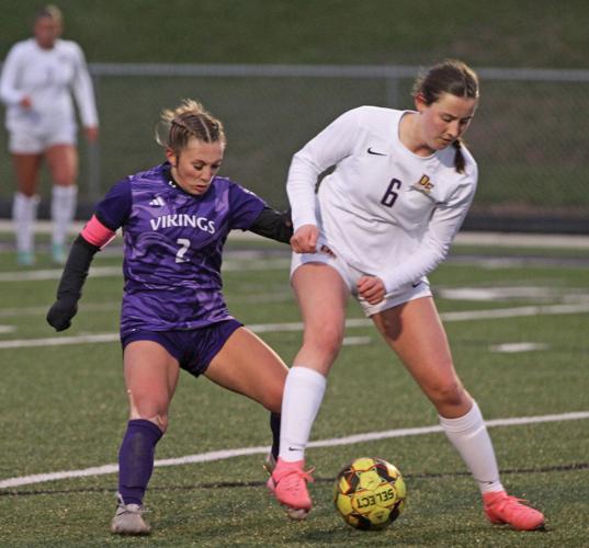 Stoughton knocks off Baraboo for first win | Sports | stoughtonnews.com