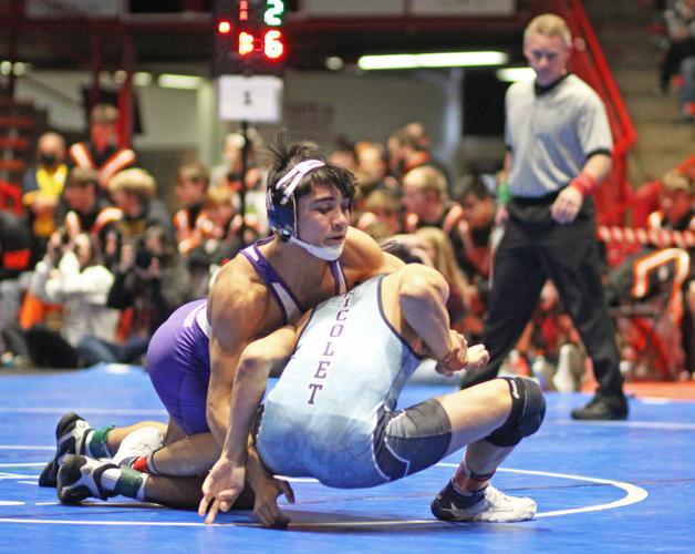 Wrestling: After beating undefeated Nicolet, Stoughton falls to No. 1 ...